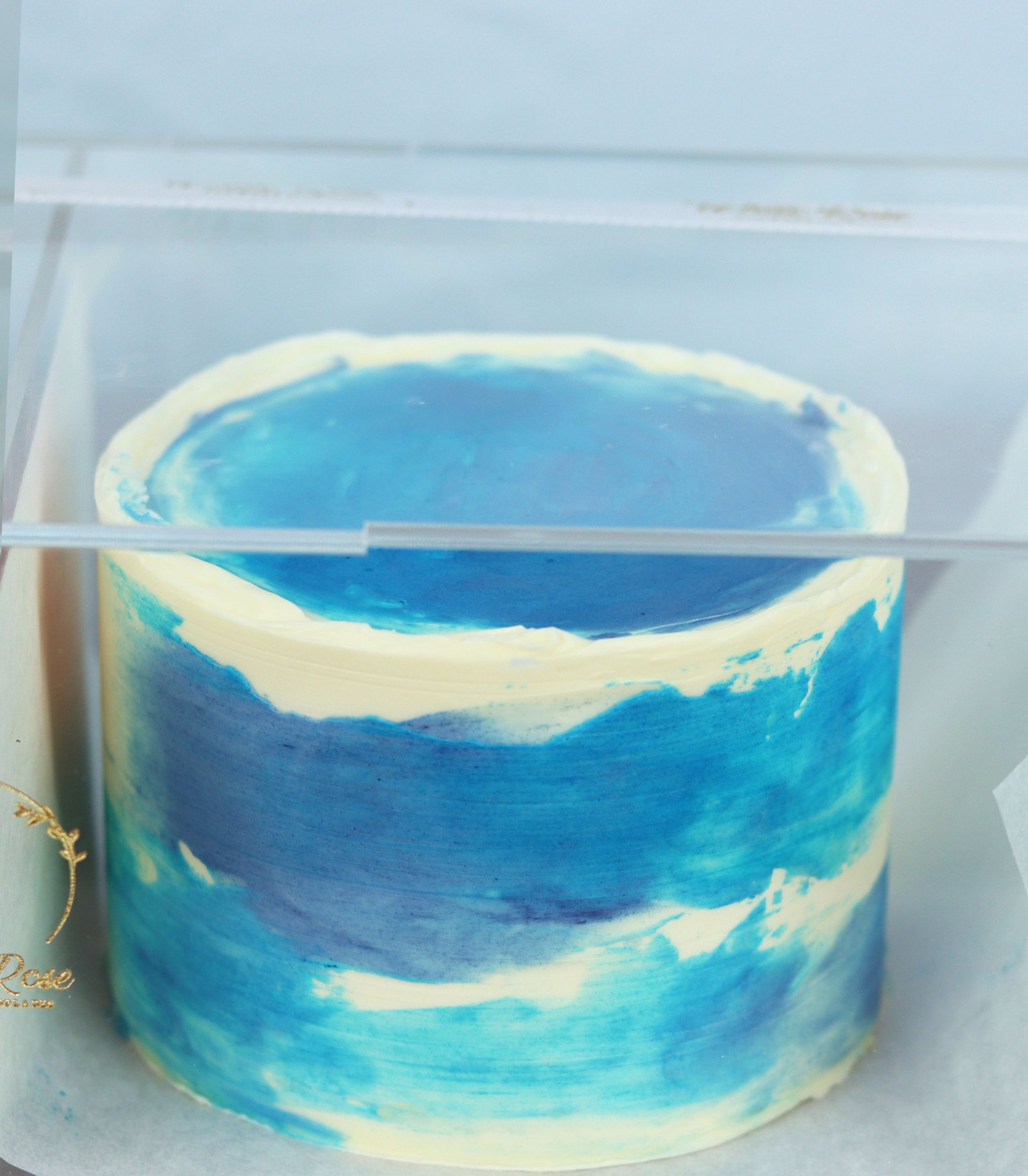 Sky Cake and Flowers - Charming Floral and Buttercream Cake Gift